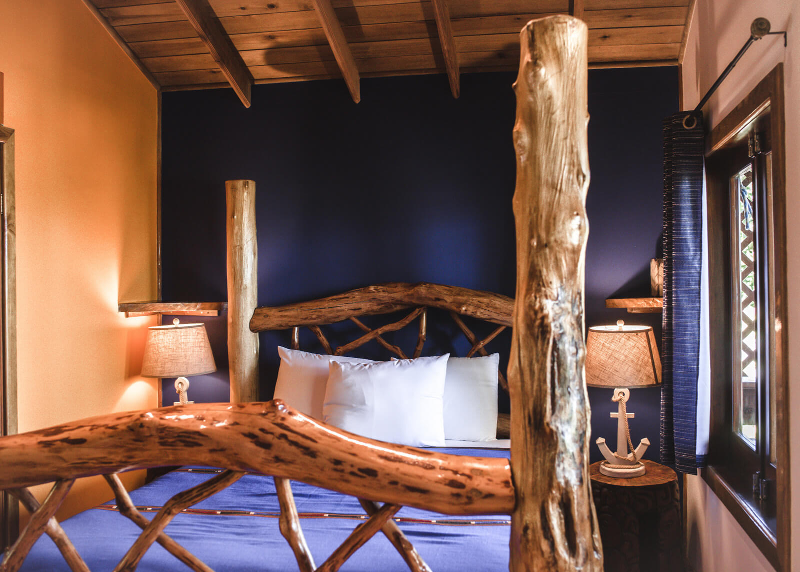 TREE FROG | Tranquilseas Hotel Resort Roatan